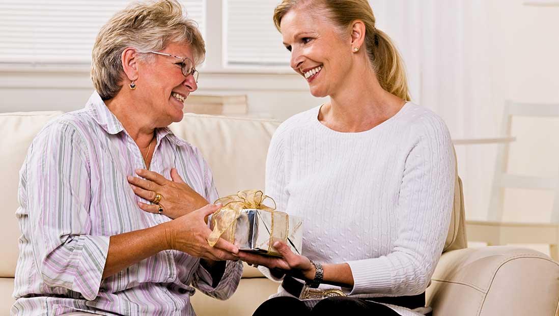 Creative Ways to Present Jewelry Gifts for Memorable Moments – Shemisli ...